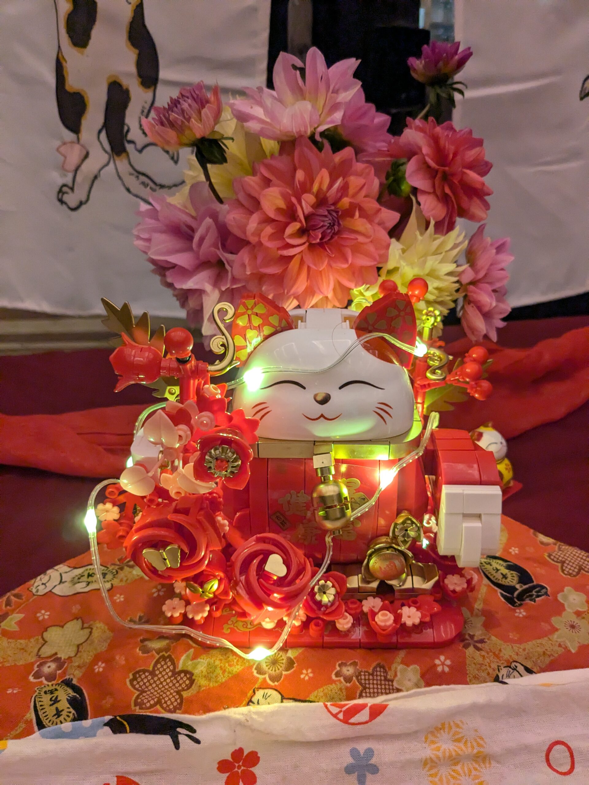 Manekineko Party – Cinnamon and Sassafras